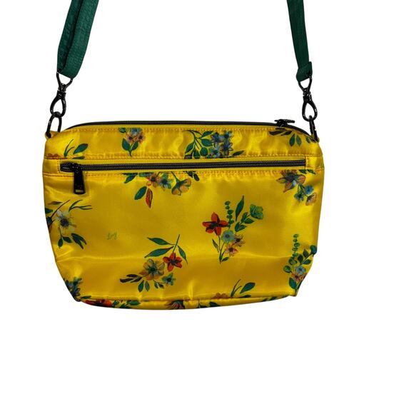 lug | Bags | Lug Flare 2 Crossbody Bag Quilted Purse Floral Bouquet ...
